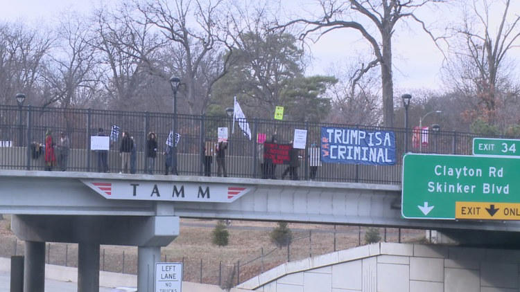 St. Louis 'Hands Off Venezuela' I-64 protest calls for Trump’s impeachment