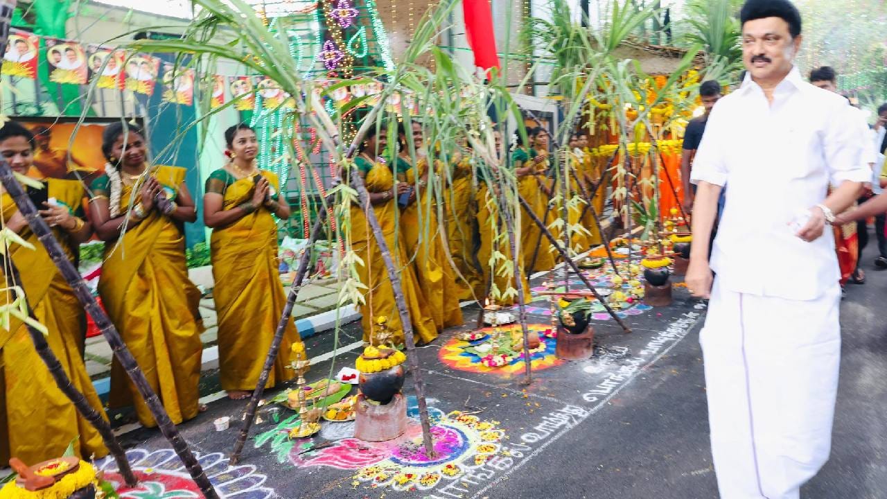 Pongal 2026: Tamil Nadu govt to give Rs 3000 cash & hamper to all ...