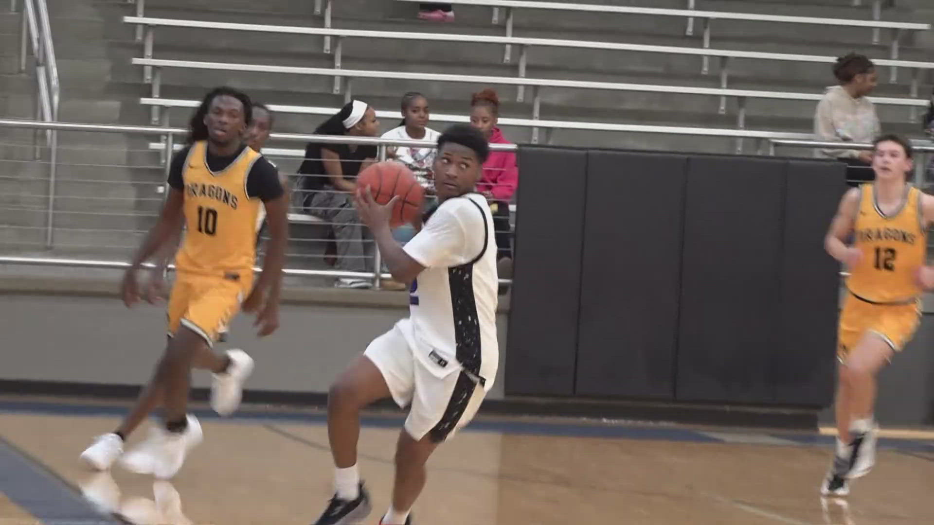 Tyler High takes down Nacogdoches in boys basketball