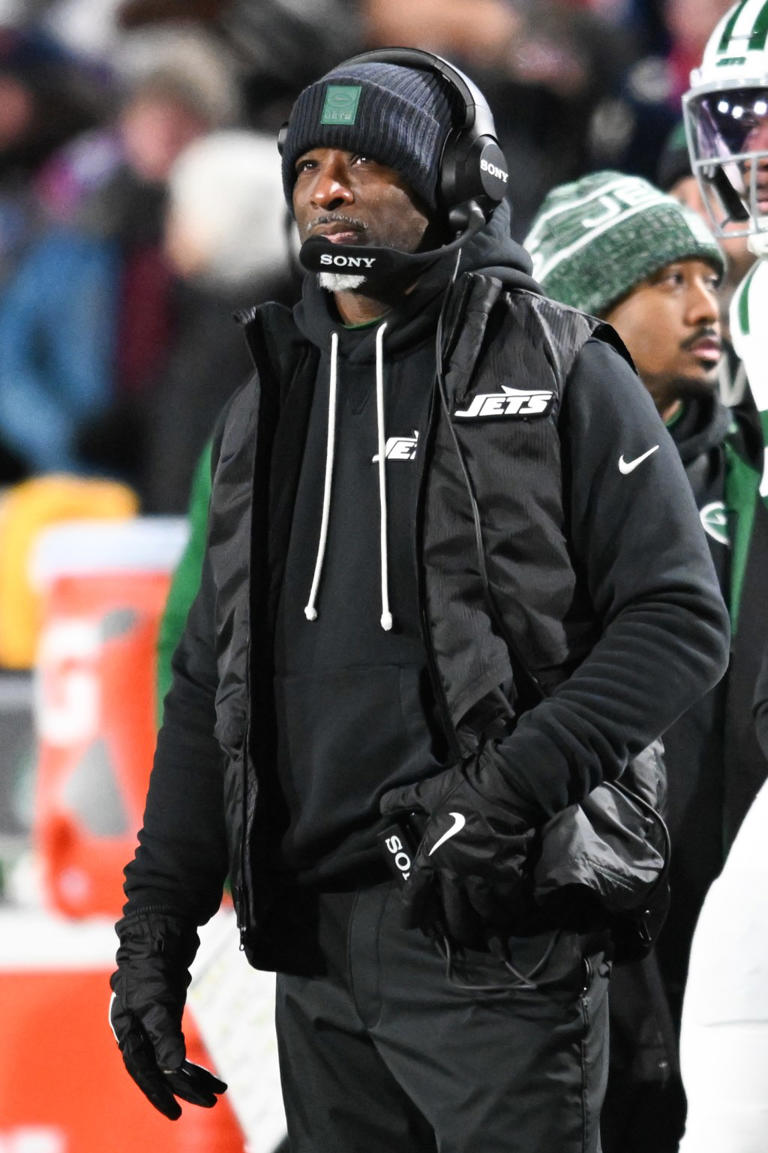 Jets clinch No. 2 pick with ugly loss to Bills that ends one of ...