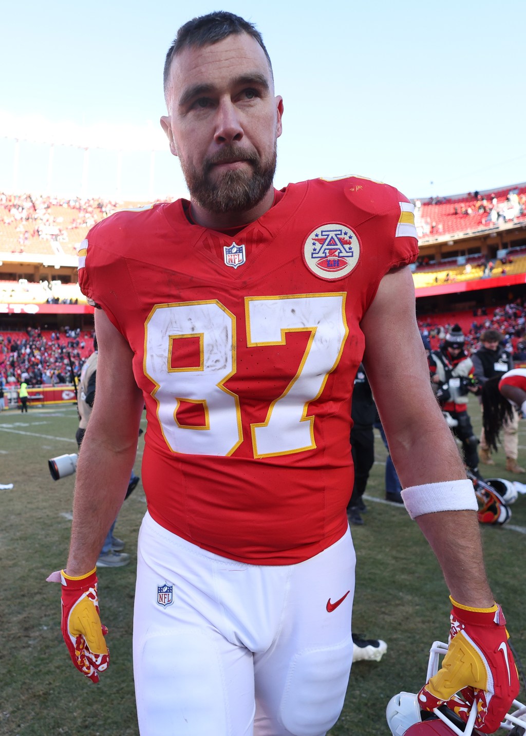 Taylor Swift skips Travis Kelce’s last Chiefs game of the season as retirement buzz ramps up