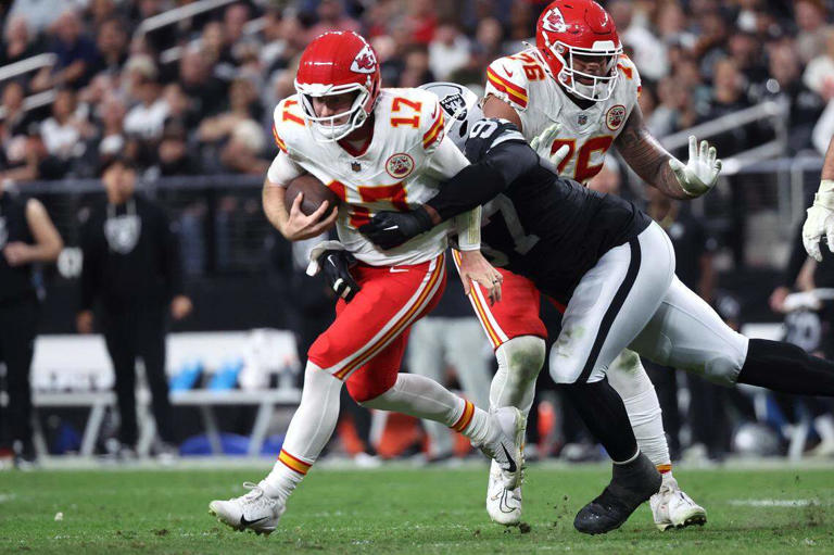 How Raiders beat Chiefs in game with 8 field goals (giving KC top-10 ...