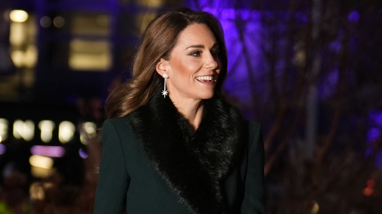 Every royal Kate Middleton has to curtsy to