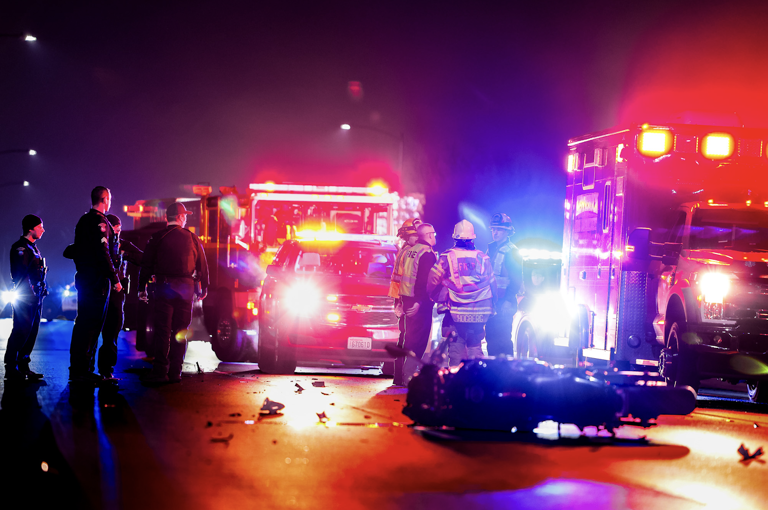 Motorcycle driver seriously hurt in crash on Clearwater Ave. in Kennewick