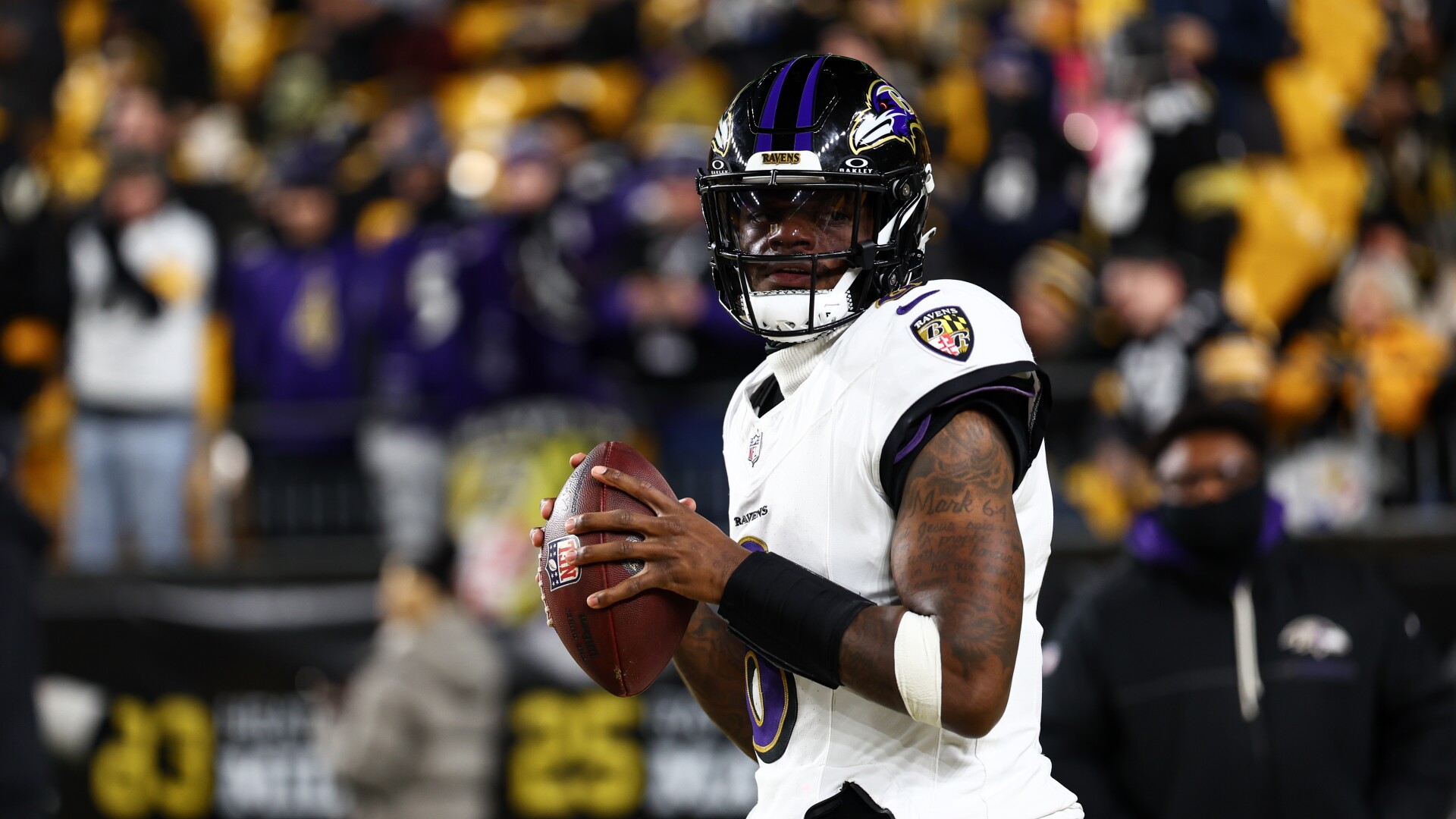 Lamar Jackson 38-yard TD pass gives Ravens 7-0 lead