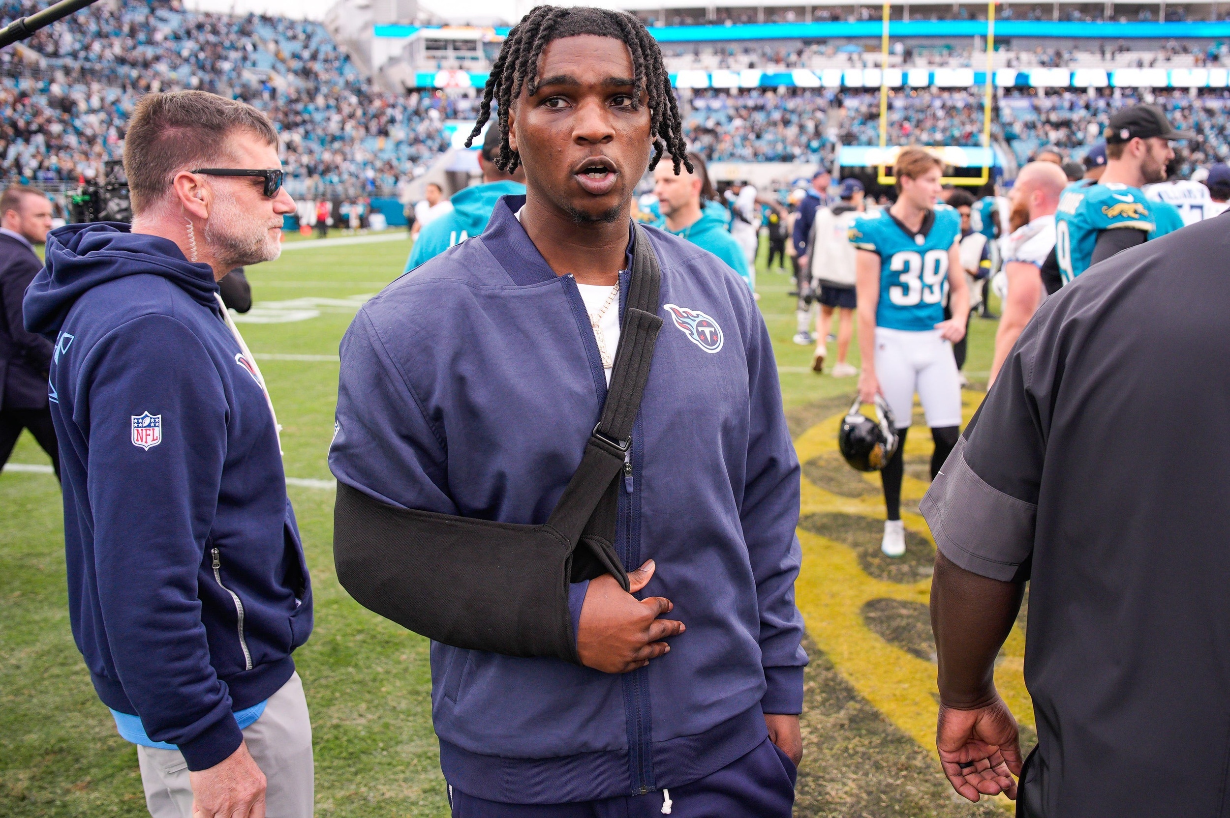 Sprained AC joint fear for Titans QB Cam Ward