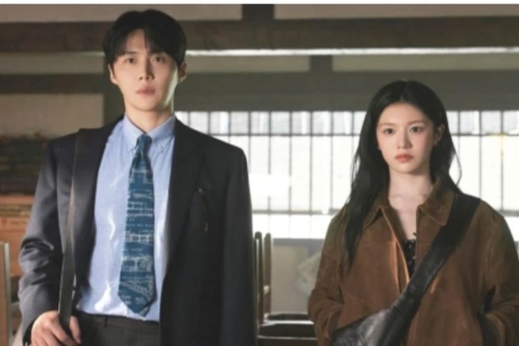 Pemeran drama Can This Love Be Translated? Kim Seon Ho dan Go Yoon Jung ...