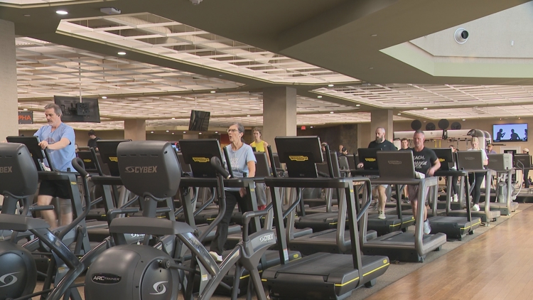 Local businesses see boost in foot traffic as customers set New Year's ...