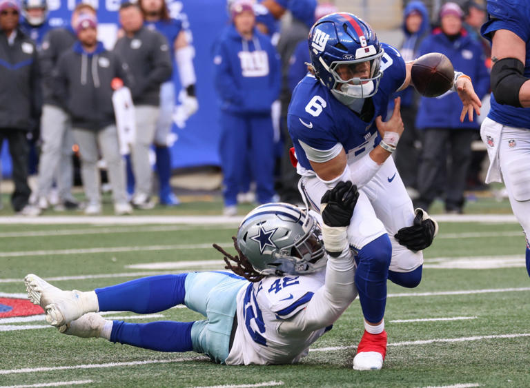 Jadeveon Clowney’s strong finish to season with Cowboys may have ...