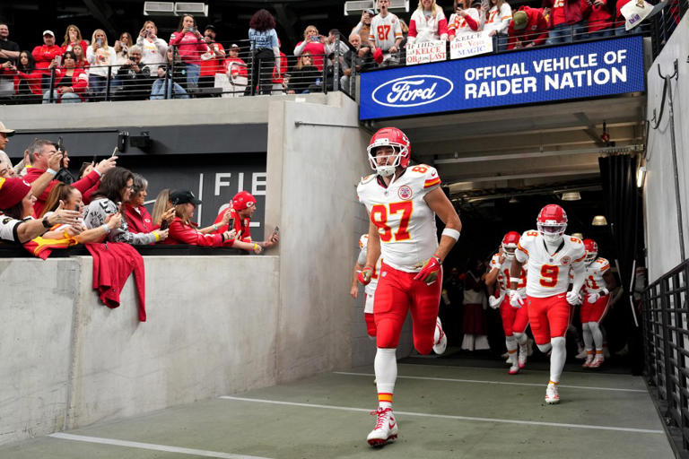 Chiefs' Travis Kelce addresses timeline for making retirement decision