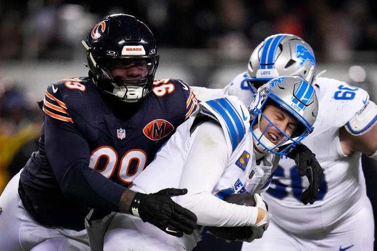 Lions beat playoff-bound Bears 19-16 on Bates' 42-yard field goal as ...