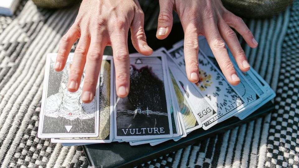 Astrologer predicts teenager will lose something valuable on New Year’s ...