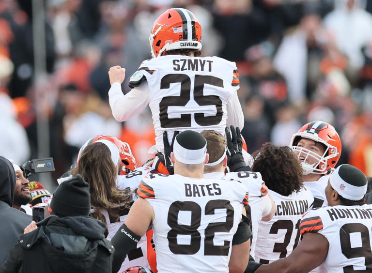 Andre Szmyt’s long road ends with a game-winning kick for the Browns