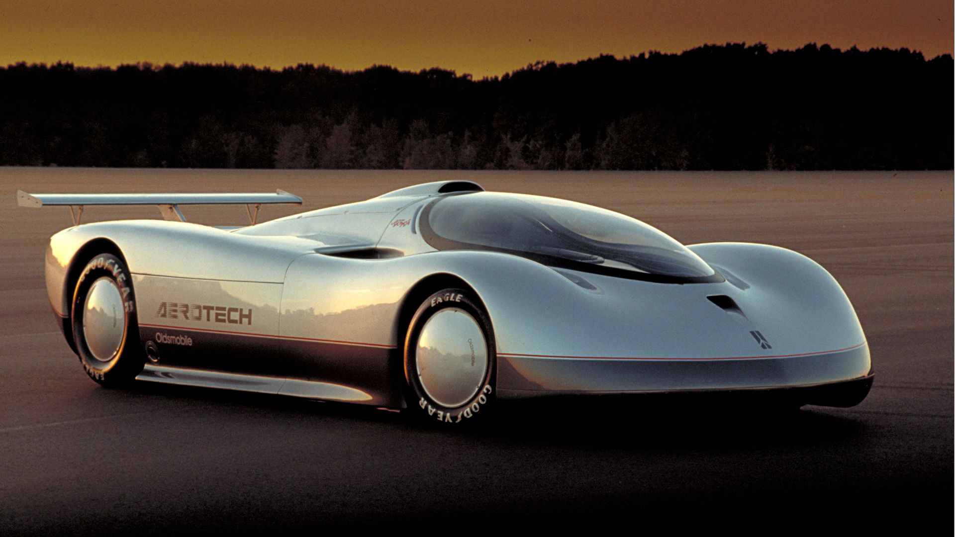 The Oldsmobile Aerotech beat the Bugatti Veyron's top speed in 1987