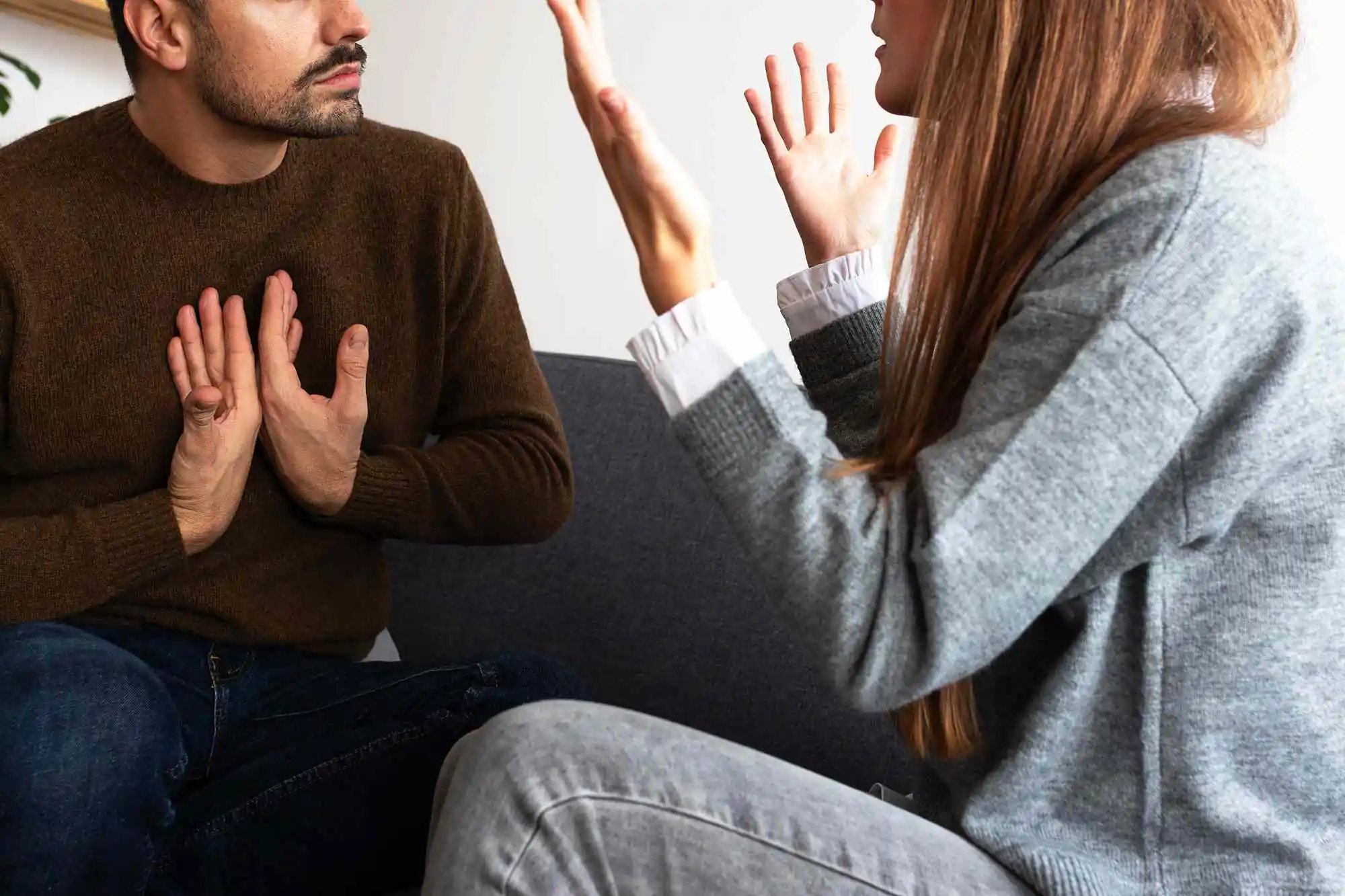 Homem diz que pode perder a paciência com família da namorada que vive ...