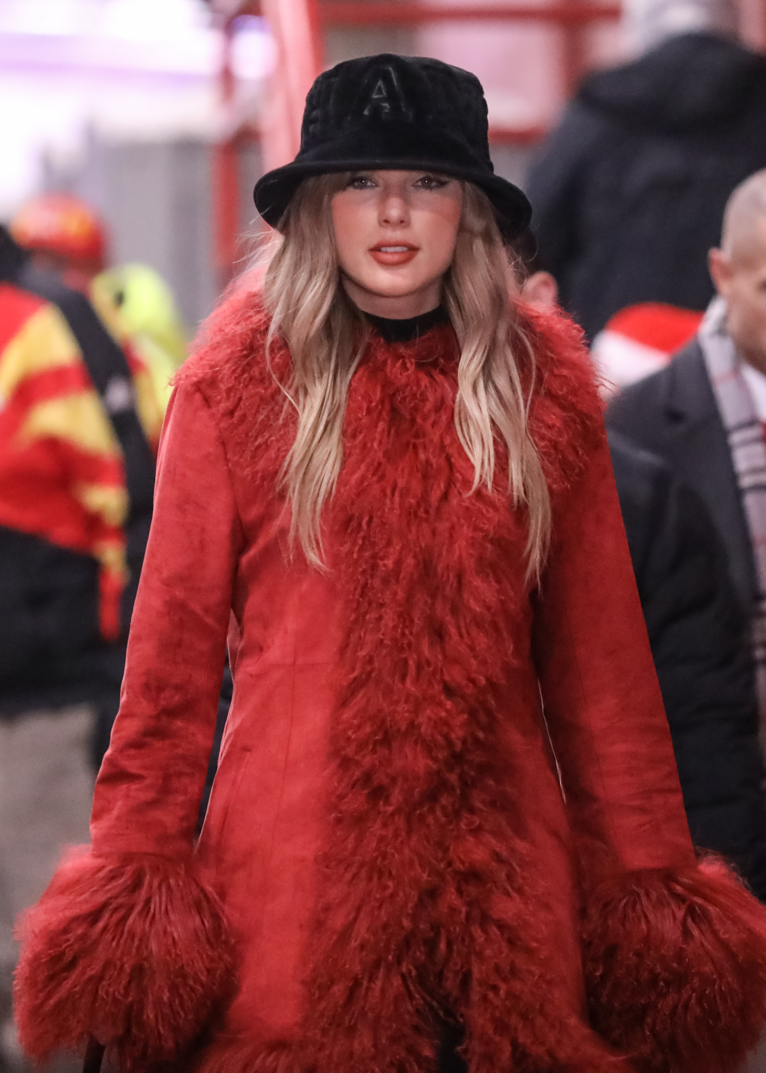 Taylor Swift skips Travis Kelce’s last Chiefs game of the season as ...