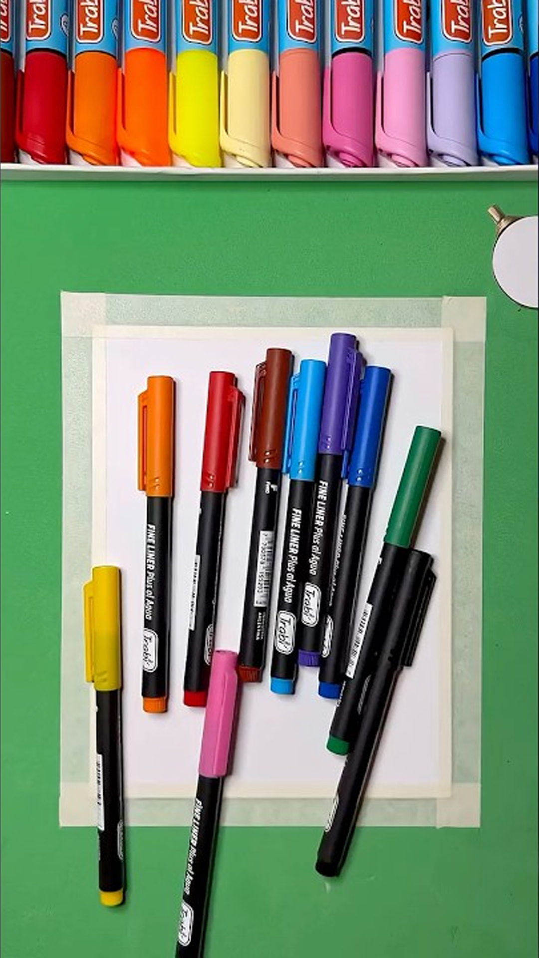 Easy Christmas art idea using fine liners