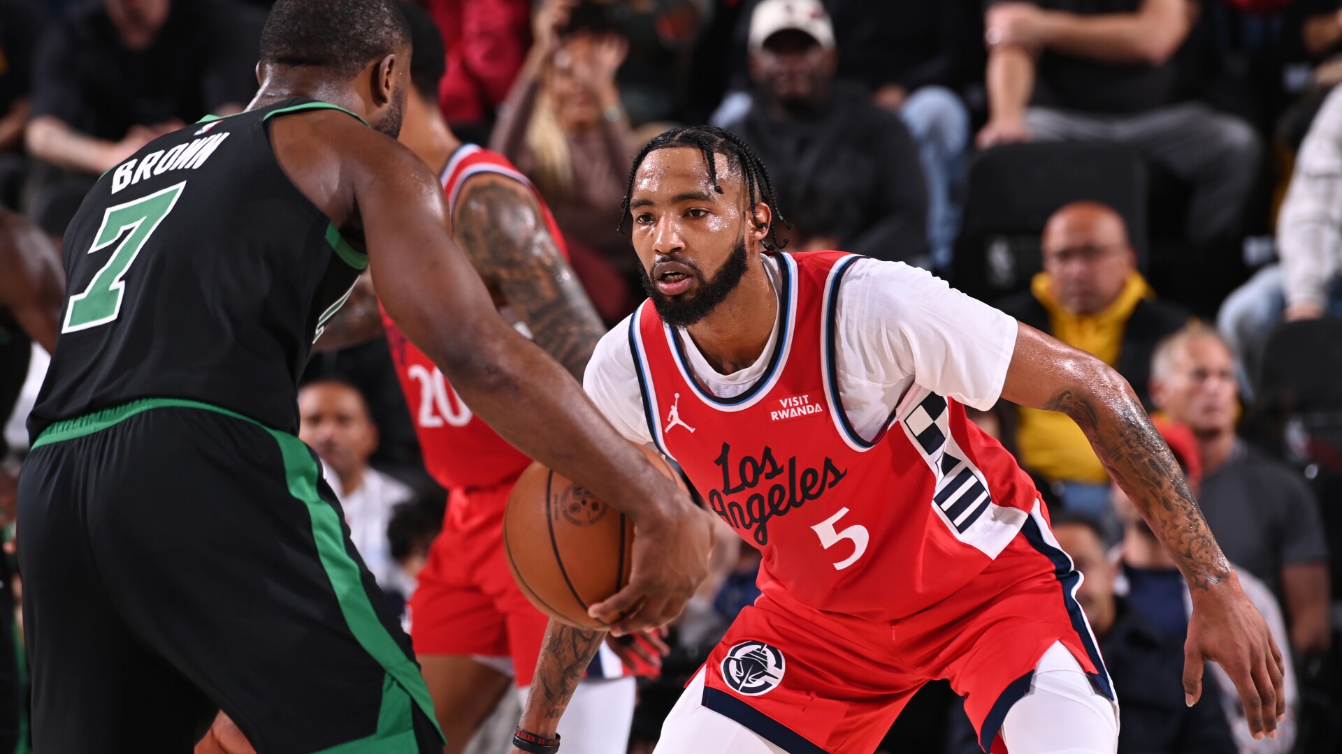 Clippers' wing Derrick Jones Jr. suffers grade 2 MCL sprain, to be re ...