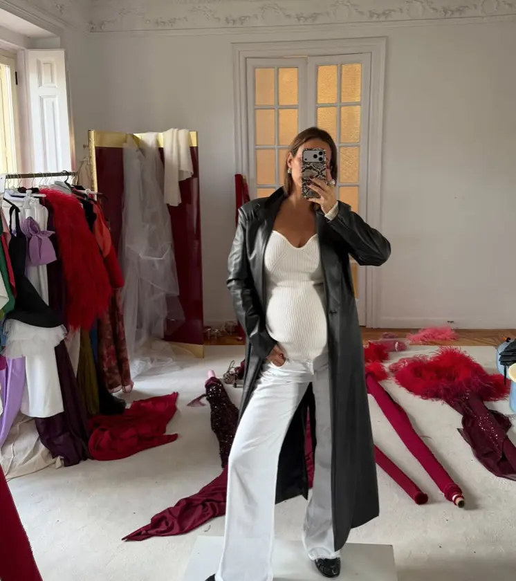 María Pombo presume de familia numerosa: su tercera hija ya está en casa