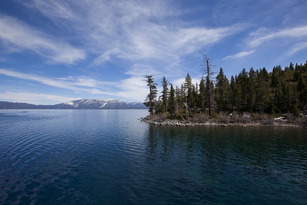 17 Lake Tahoe area towns with blue water views and easy trails