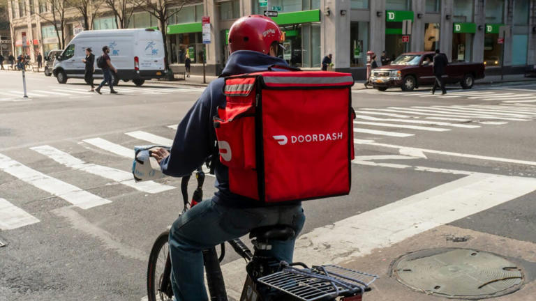 Dave Ramsey follower compares deleting food delivery apps to cutting up credit cards. 'You're ...