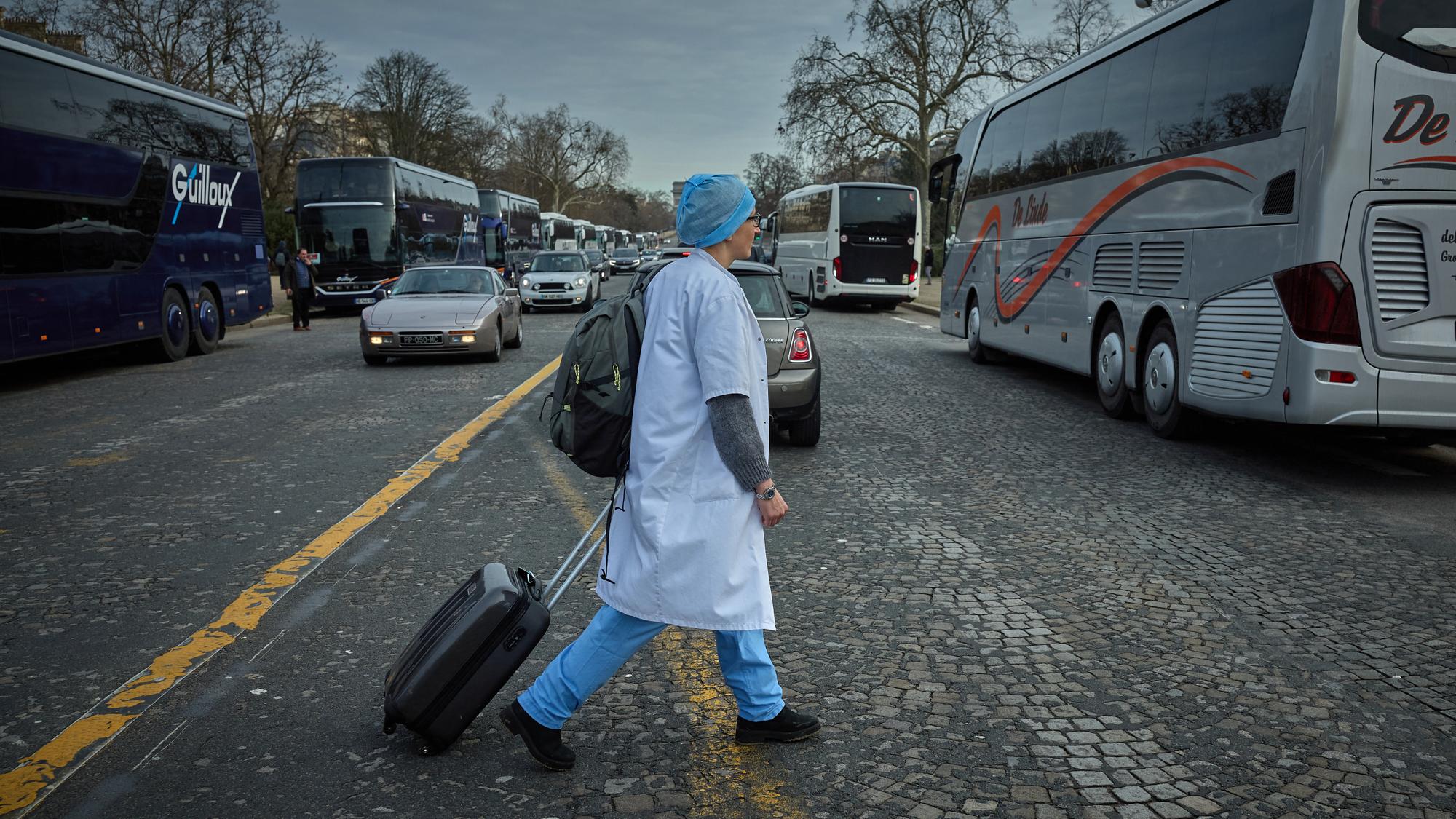 « Exil à Bruxelles » : une médecin nous explique cette opération coup ...