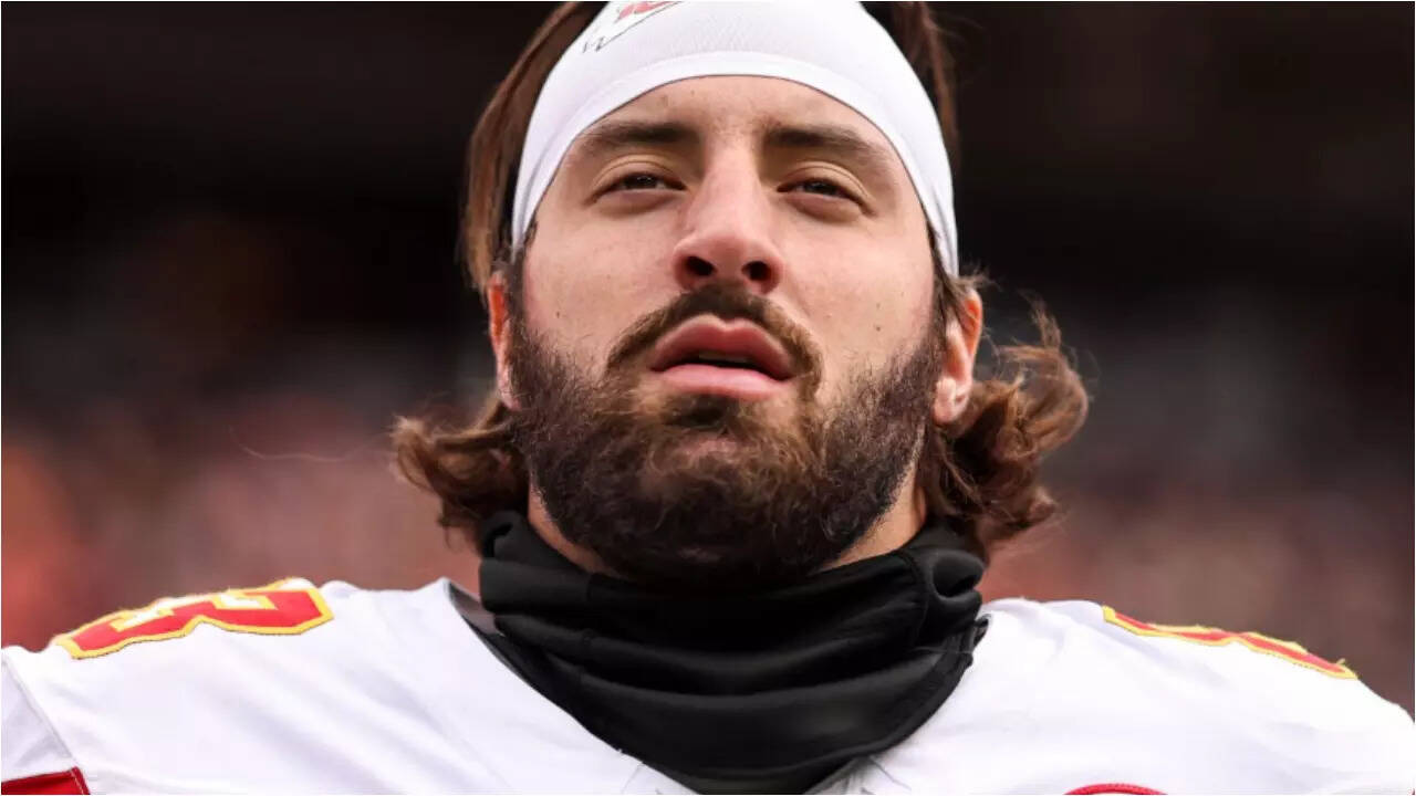 Noah Gray’s current net worth: Contract, salary, and earnings of the ...