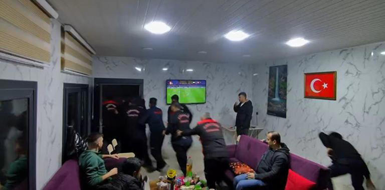 Osmaniye İtfaiyesi’nden örnek davranış! Derbi heyecanı yarım kaldı ...