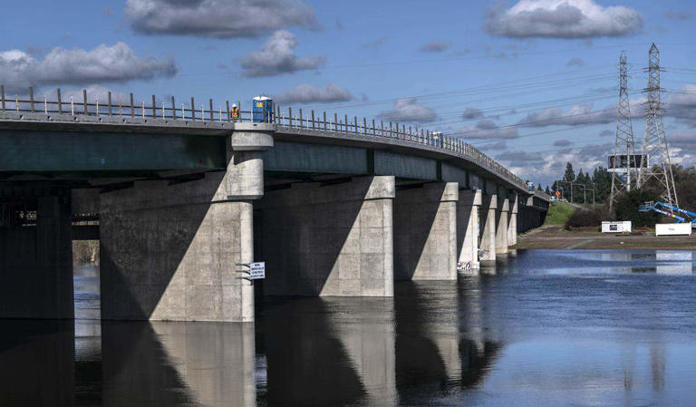 Public money well spent: Linking Sutter's Landing and the American ...