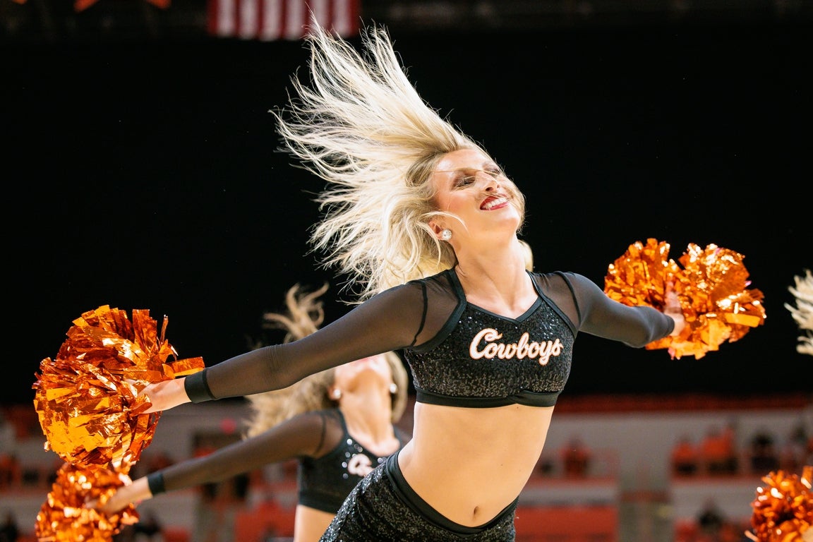 Outstanding photos of Oklahoma State Cowboys cheerleaders