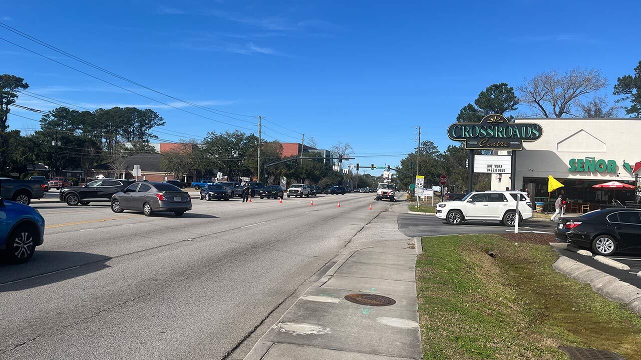 Portion of Ashley River Road closed amid West Ashley power outage