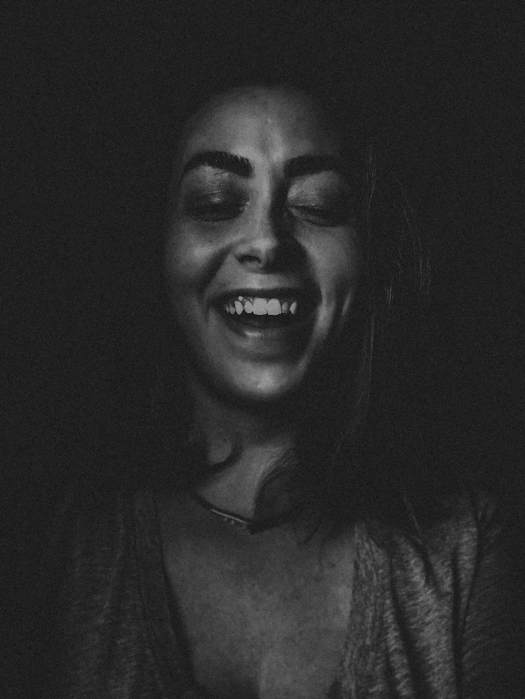 5 body-language cues that make dates feel effortless (curvy women do ...