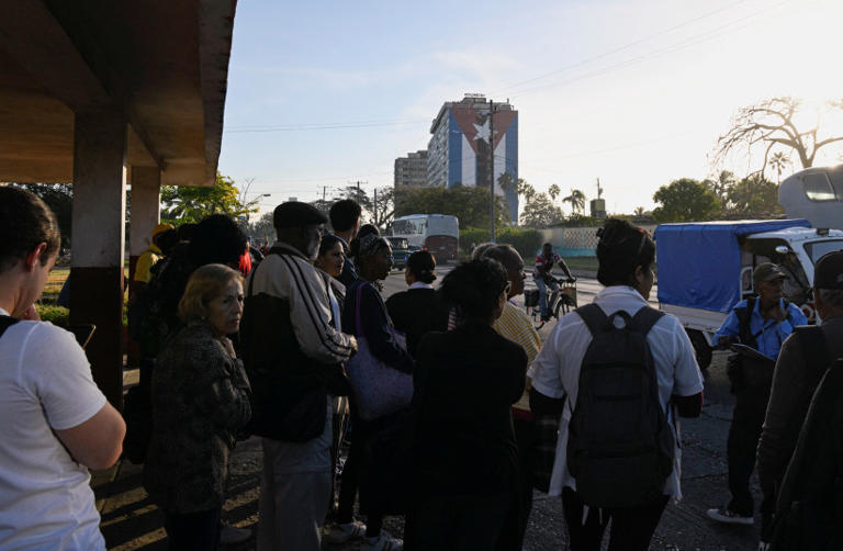 Trump says no more Venezuelan oil or money to go to Cuba, pushes for deal