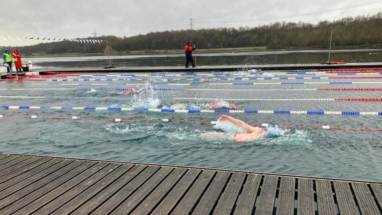 Swimmers break the ice for really cold contest