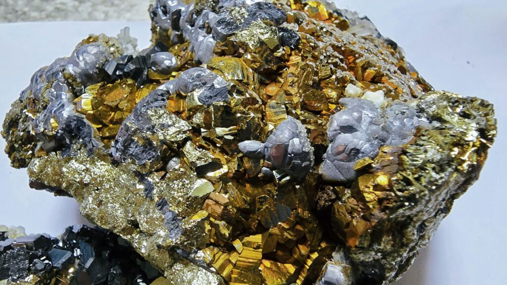 Geologists identify massive gold deposit containing over 1,000 tons