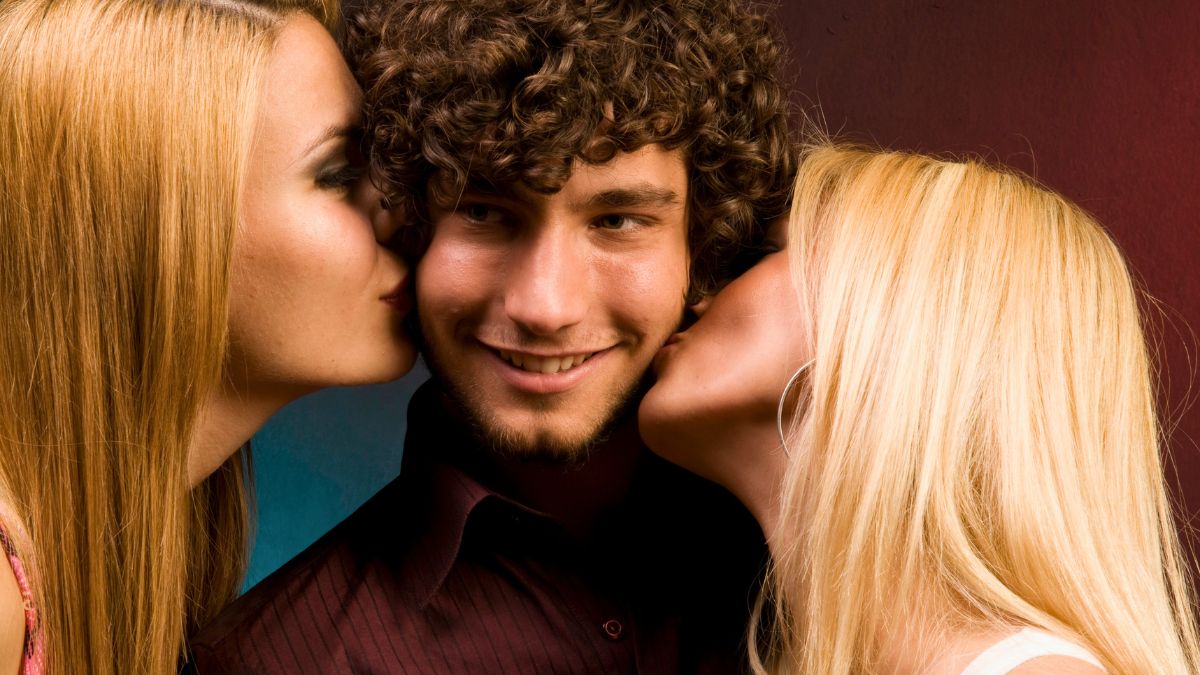 Zodiac signs that effortlessly capture attention