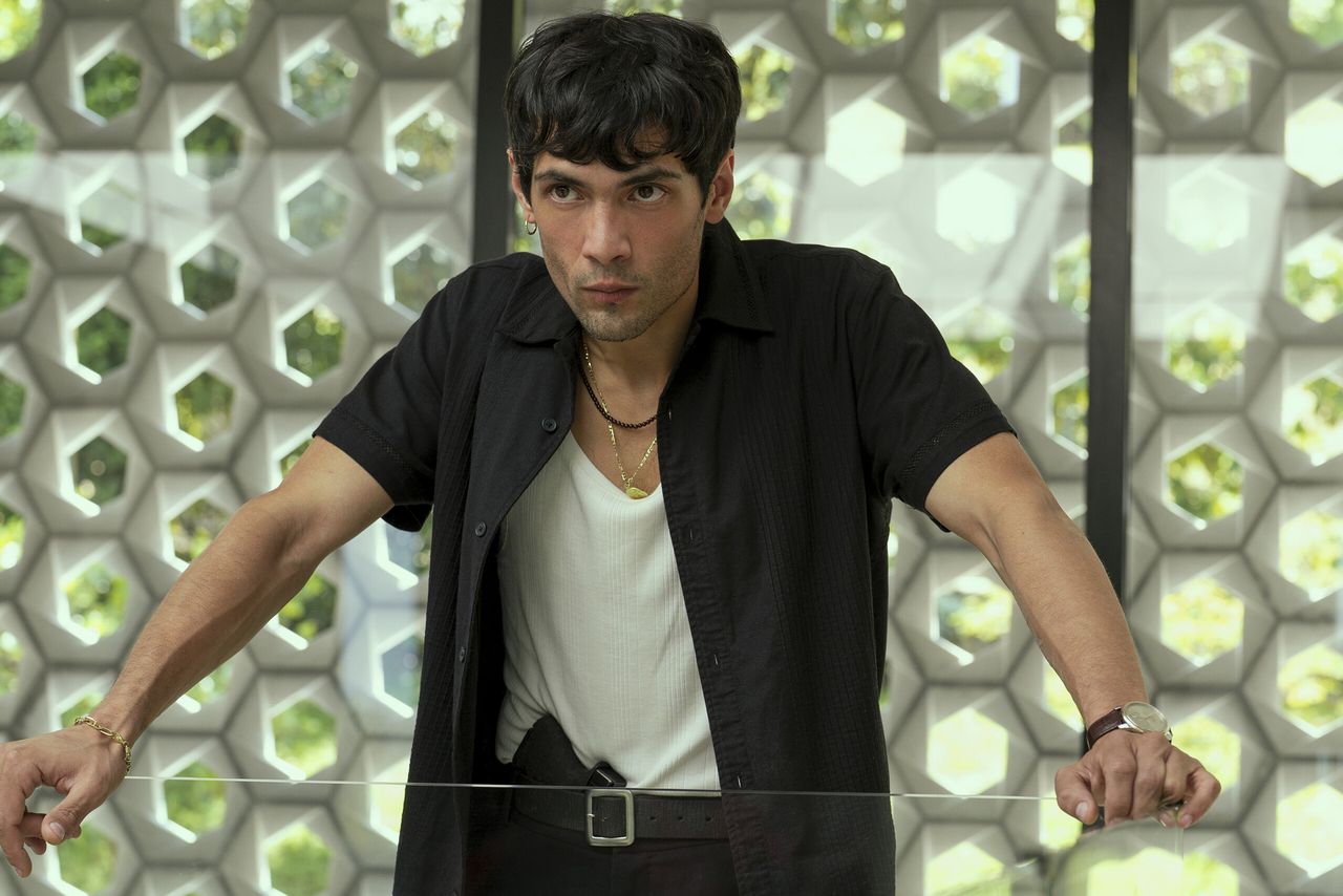 How 'The Night Manager' brings back one of its biggest stars in ...