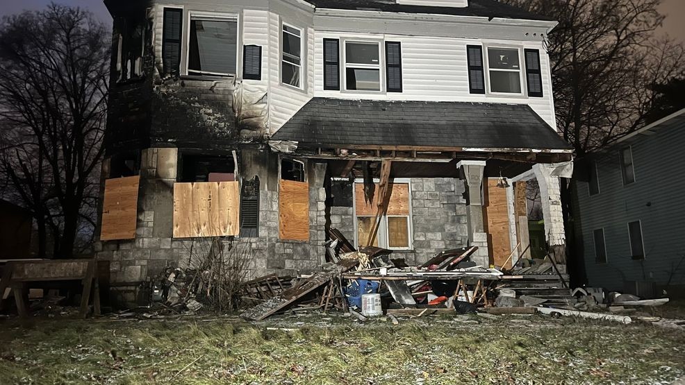 Syracuse fire: Two displaced after Highland Avenue house fire