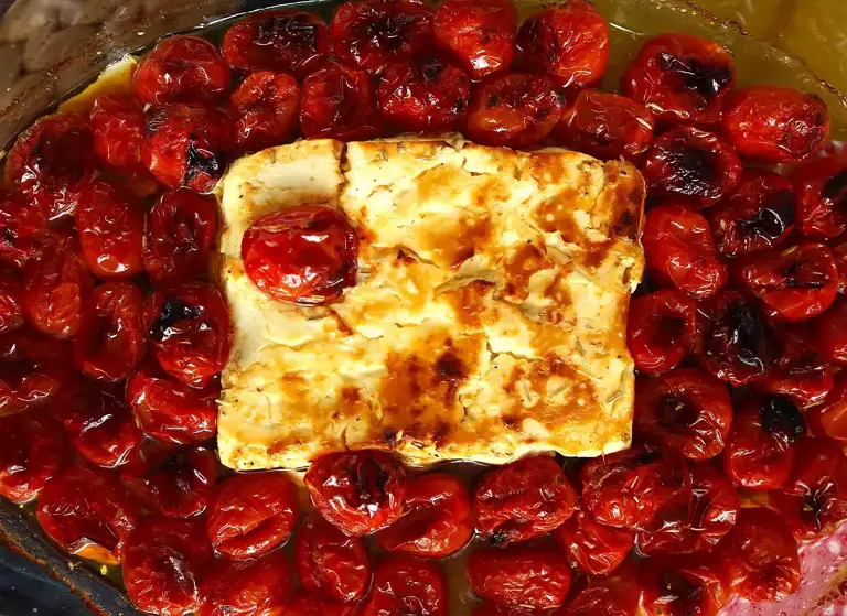 Tagliatelle beyaz peynirli çeri domates - fırında beyaz peynirli makarna