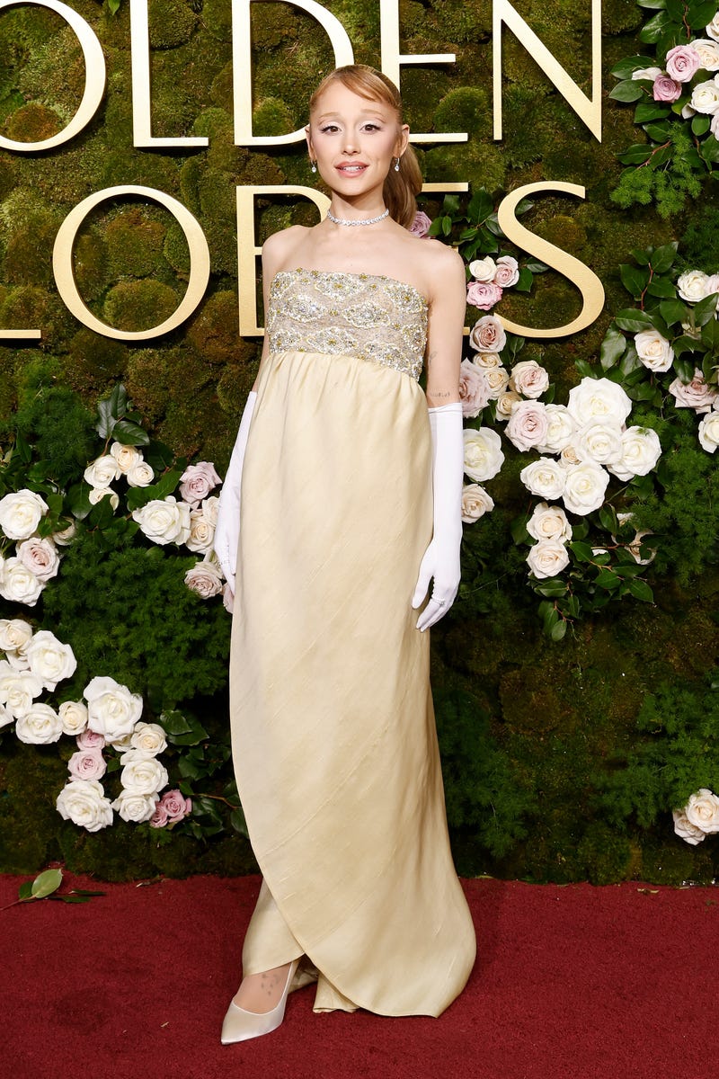 Ariana Grande ditches Glinda pink at the Golden Globes
