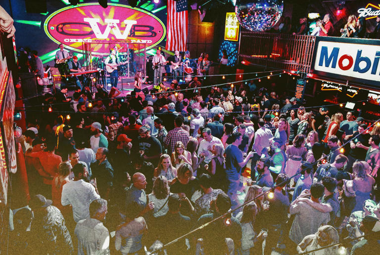 Moonshine Flats, popular entertainment venue, to come to Durango Casino ...