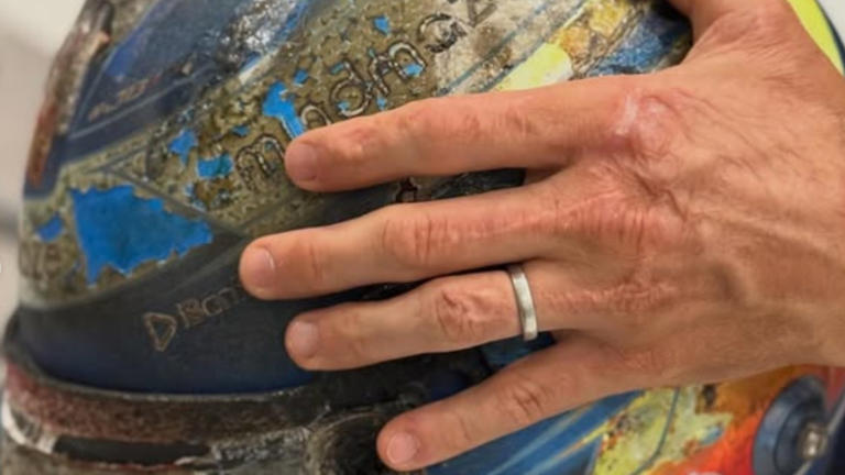 Cinco años después, Grosjean revive el infierno de Bahréin: el casco ...