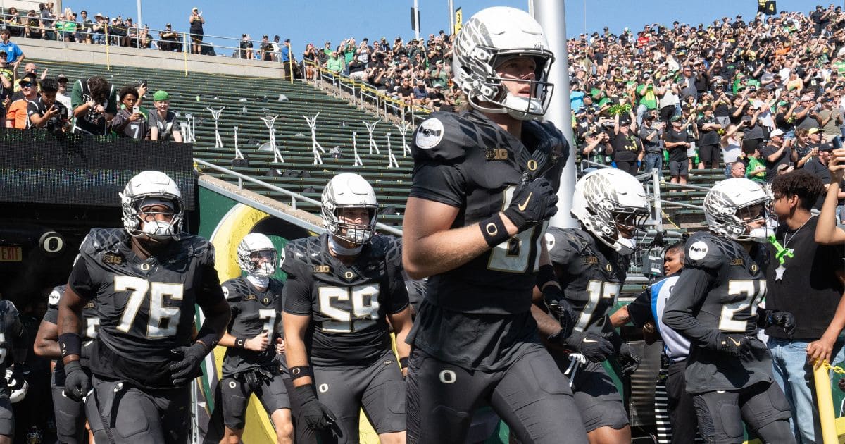 Oregon TE Vander Ploog enters the transfer portal