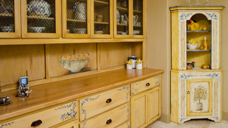 Move over, built-in cabinets: This up-and-coming kitchen trend is on ...