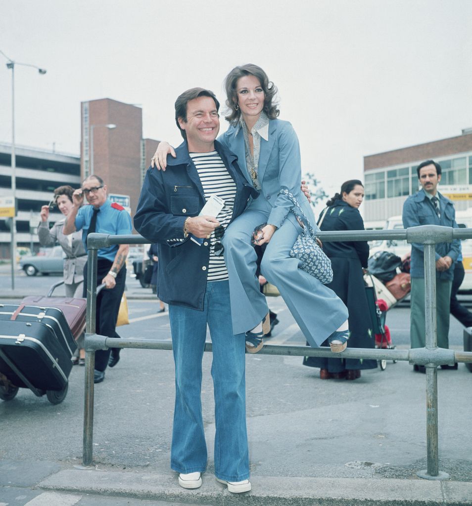 Hart to Hart star Robert Wagner, 95, shares rare photo with Natalie ...