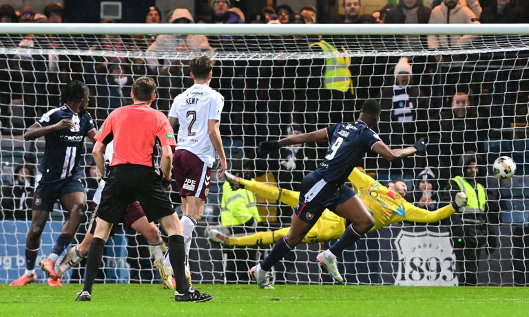 Dundee 0-1 Hearts: Stunning Banks-style save by Craig Gordon keeps ...