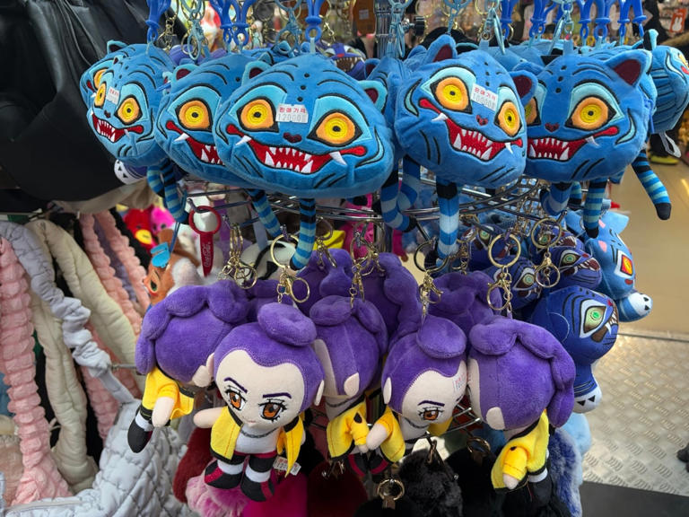 Counterfeit K-pop demon hunters goods proliferate amid trademark gap