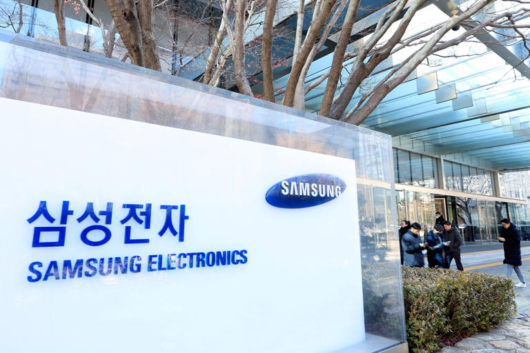 Samsung employees' bonuses hinge on stock price performance