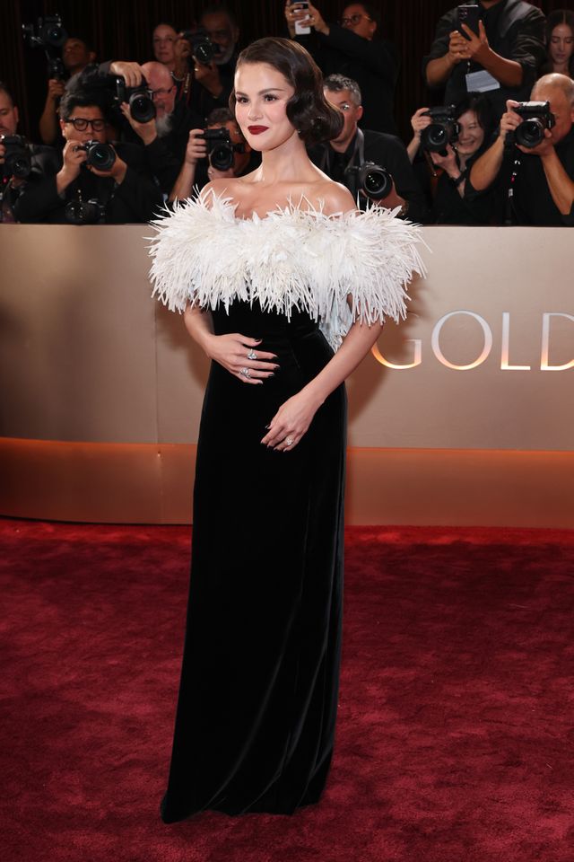 Selena Gomez debuts shortest haircut to date at the Golden Globes 2026 ...