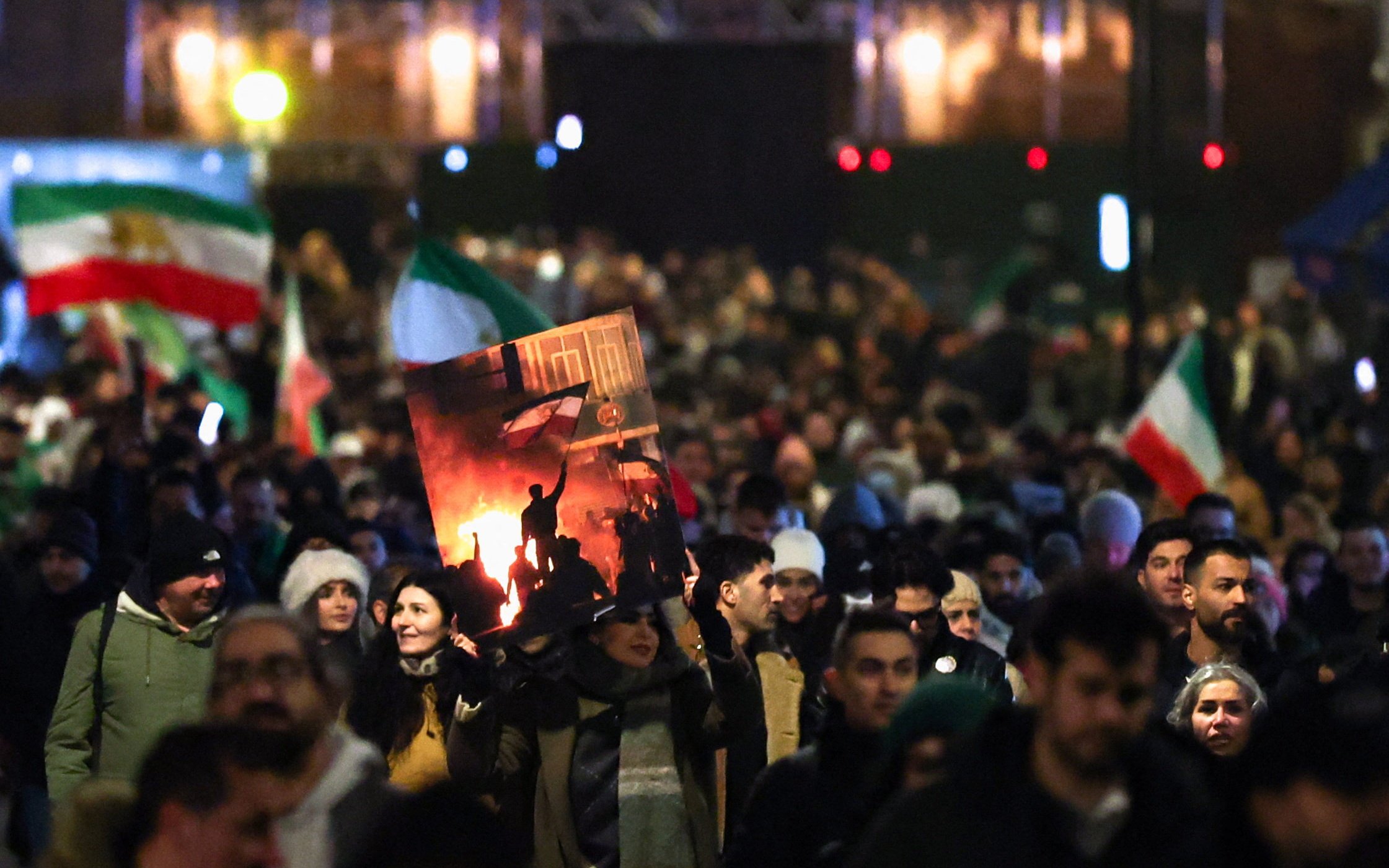 Thousands join rally in London to protest Iranian regime